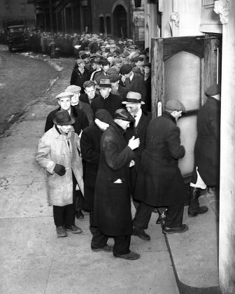8 Great depression soup kitchen Stock Pictures, Editorial Images and ...