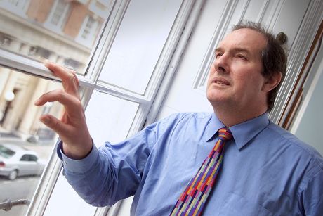 imágenes de WILL HUTTON IN HIS LONDON OFFICE, BRITAIN - 2002 - Imágenes ...
