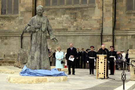 Queen Elizabeth Ii Unveiling Statue Cardinal Editorial Stock Photo ...