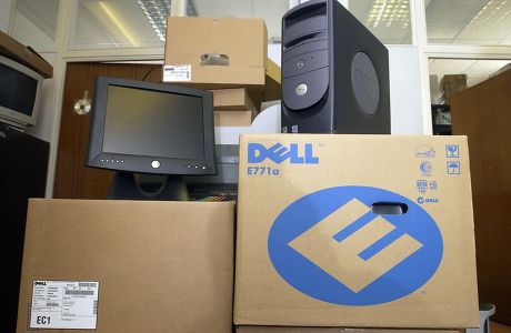 __COUNT__ DELL PC COMPUTER - 2002 Stock Pictures, Editorial Images and ...
