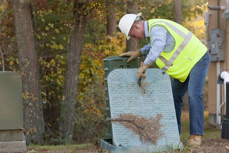 96 Engineer installer Stock Pictures, Editorial Images and Stock Photos ...