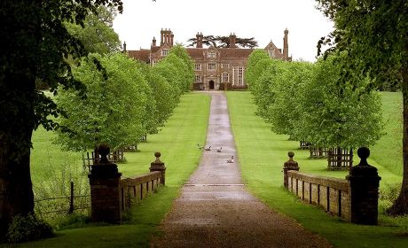 __COUNT__ PREPARATIONS FOR CLAUDIA SCHIFFER AND MATTHEW VAUGHN WEDDING ...