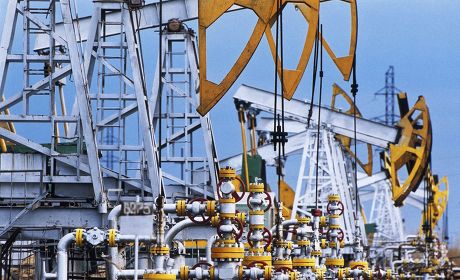 250 Oil derricks Stock Pictures, Editorial Images and Stock Photos ...