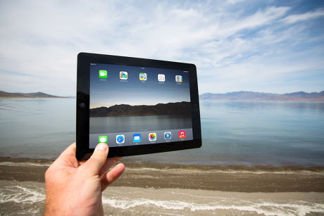 Ipad Showing Pyramid Lake Front Real Editorial Stock Photo - Stock ...