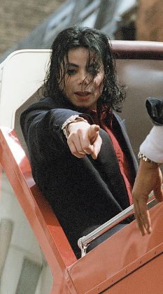 __COUNT__ MICHAEL JACKSON IN EXETER PROTESTING AGAINST SONY RECORDS ...