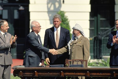 __COUNT__ American politics - 1990s Stock Pictures, Editorial Images ...