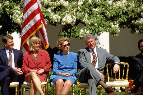 __COUNT__ American politics - 1990s Stock Pictures, Editorial Images ...
