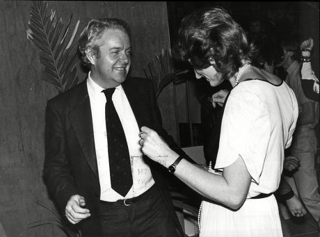 Nicholas Scott Mp Dancing His Wife - Foto de stock de contenido ...