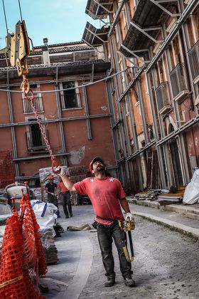 Man Work Rebuilding Damaged Building Editorial Stock Photo - Stock ...