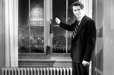 14 Frank capra in 1939 Stock Pictures, Editorial Images and Stock ...