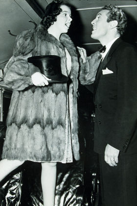Film Stills Everybody Sing 1938 Judy Editorial Stock Photo - Stock ...