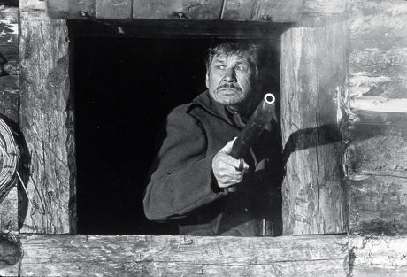 1 Peter r hunt *** local caption *** film stills of 'death hunt' with ...