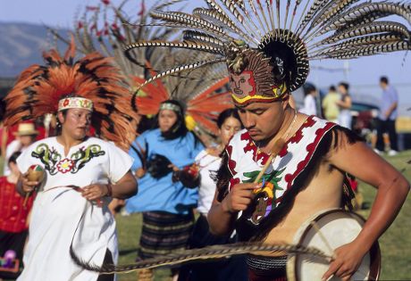 97 Native american indian dancers Stock Pictures, Editorial Images and ...