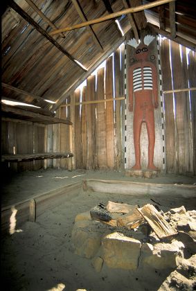 Inside Chinook Dwelling Called Longhouse Made Editorial Stock Photo ...
