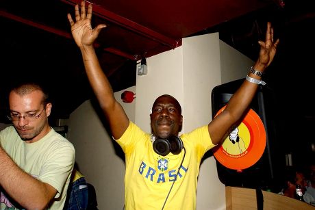 19 CC CLUB CELEBRITY DJ NIGHT FOR THE TERRENCE HIGGINS TRUST, LONDON ...
