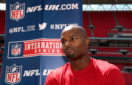 Osi Umenyiora Defensive End Atlanta Falcons Editorial Stock Photo ...