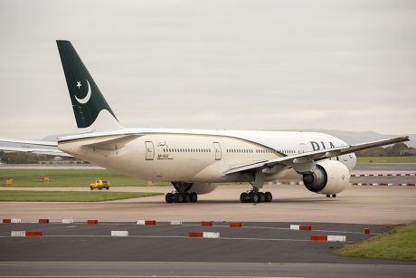 Pakistan Airlienes Plane Taxiing Towards Runway Editorial Stock Photo ...