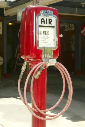 __COUNT__ imágenes de MARK REIFF HAS CONVERTED HIS BUNGALOW INTO A ...