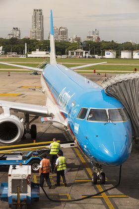 8 Airplane handler Stock Pictures, Editorial Images and Stock Photos ...