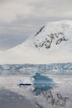 250 Clam bay Stock Pictures, Editorial Images and Stock Photos ...