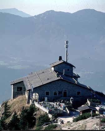 14 Adolf hitler's mountain retreat Stock Pictures, Editorial Images and ...