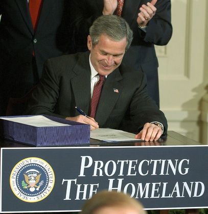 SIGNING OF HOMELAND SECURITY BILL, WASHINGTON, AMERICA - 25 NOV 2002 ...