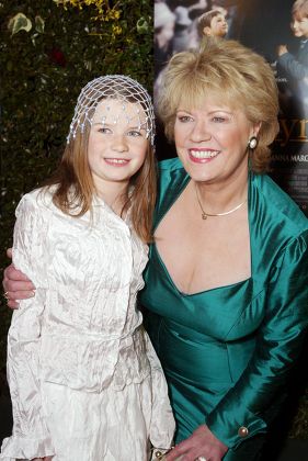 'EVELYN' FILM PREMIERE, LOS ANGELES, AMERICA - 03 DEC 2002 Stock ...