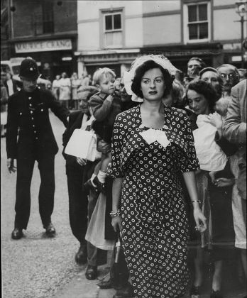 Yvette Simons Wife Moss Simons Soldier Editorial Stock Photo - Stock ...