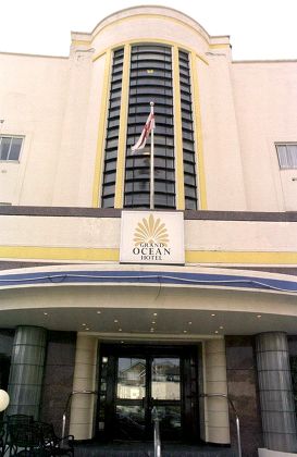 THE GRAND OCEAN HOTEL IN SALTDEAN, SUSSEX, BRITAIN - 2002 Stock ...