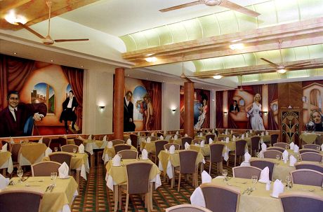 THE GRAND OCEAN HOTEL IN SALTDEAN, SUSSEX, BRITAIN - 2002 Stock ...