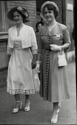 750 1940s fashions Stock Pictures, Editorial Images and Stock Photos ...