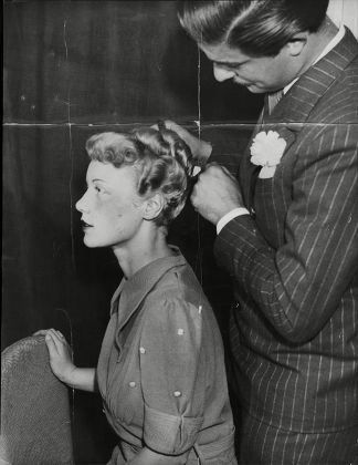 68 Hairdressing 1930s Stock Pictures, Editorial Images and Stock Photos ...