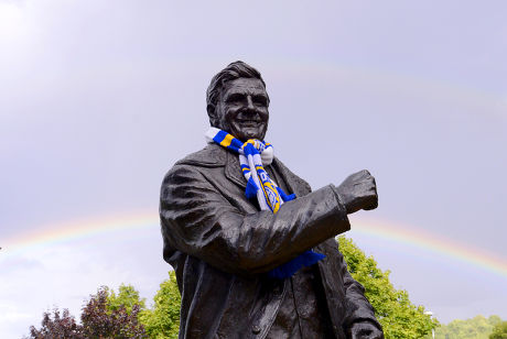 Don Revie Statue Outside Elland Road Editorial Stock Photo - Stock ...