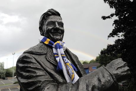 Don Revie Statue Outside Elland Road Editorial Stock Photo - Stock ...