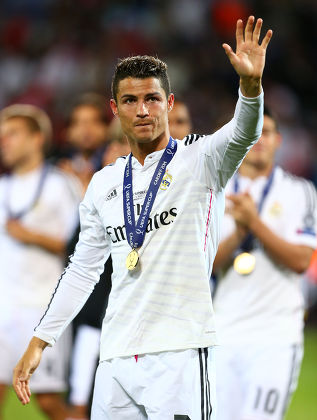 Cristiano Ronaldo Real Madrid Waves Crowd Editorial Stock Photo - Stock ...