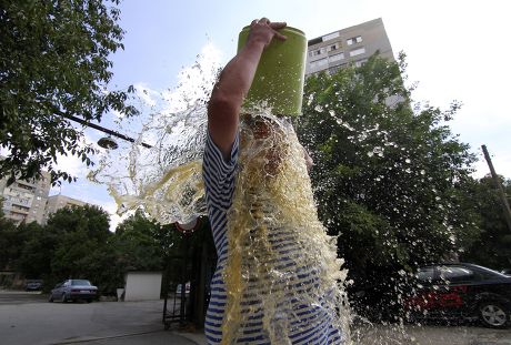80 Bucket over head Stock Pictures, Editorial Images and Stock Photos ...