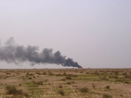 Fire Ramaylah Oil Fields Iraq Seen Editorial Stock Photo - Stock Image ...