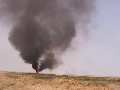 Fire Ramaylah Oil Fields Iraq Seen Editorial Stock Photo - Stock Image ...