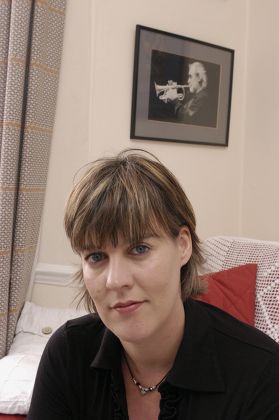 __COUNT__ JANE MILLIGAN, DAUGHTER OF SPIKE, AT HOME IN HIGH BARNET ...