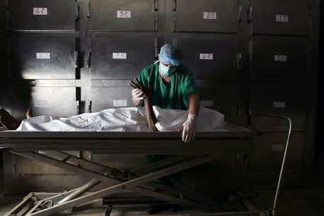 Pathologist Examines Cadaver Mortuary Editorial Stock Photo - Stock ...