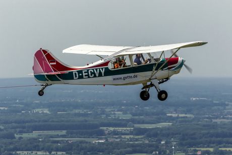 250 Pulling flying Stock Pictures, Editorial Images and Stock Photos ...