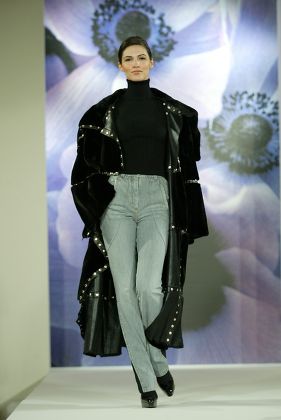 Model Wearing Dolce Gabbana Fallwinter 2003 Editorial Stock Photo ...