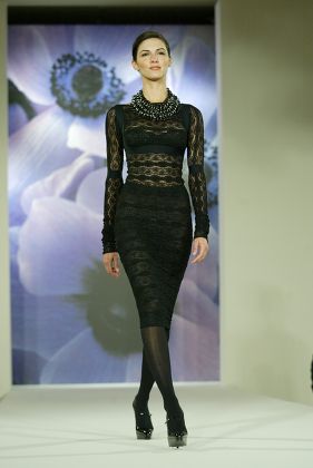 Model Wearing Dolce Gabbana Fallwinter 2003 Editorial Stock Photo ...