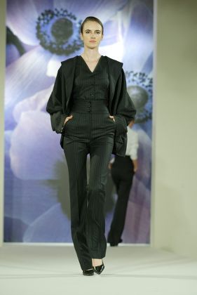 Model Wearing Dolce Gabbana Fallwinter 2003 Editorial Stock Photo ...
