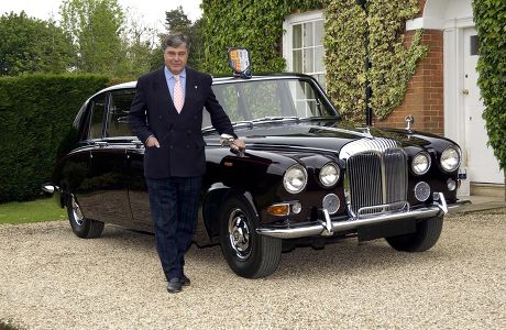 __COUNT__ QUEEN MOTHERS FORMER DAIMLER CAR BEING SOLD BY ADRIAN ...