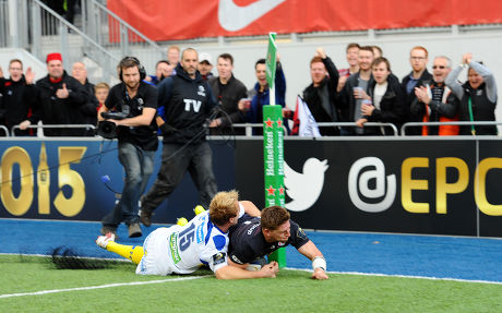 Saracens David Strettle Digs Surface Pitch Editorial Stock Photo ...