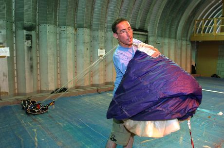 8 Packing parachutes Stock Pictures, Editorial Images and Stock Photos ...