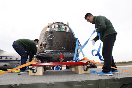 Staff Members Tether Return Capsule Chinas Editorial Stock Photo ...