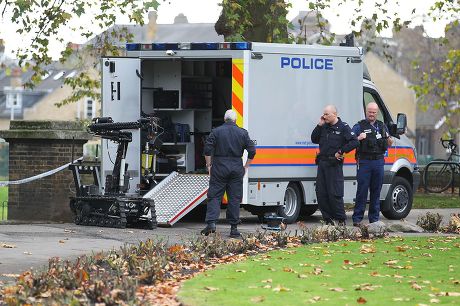 Police Officers Bomb Disposal Robot Scene Editorial Stock Photo - Stock ...