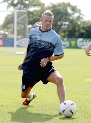 __COUNT__ DAVID BECKHAM TRAINING WITH THE ENGLAND TEAM, BRITAIN - 18 ...